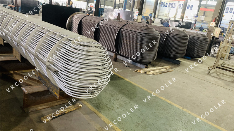 Assembly of heat exchanger tube bundle and shell - Changzhou ...